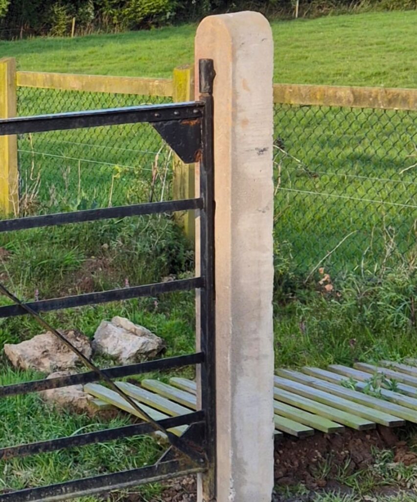 Gate Posts - Browne Bros Concrete